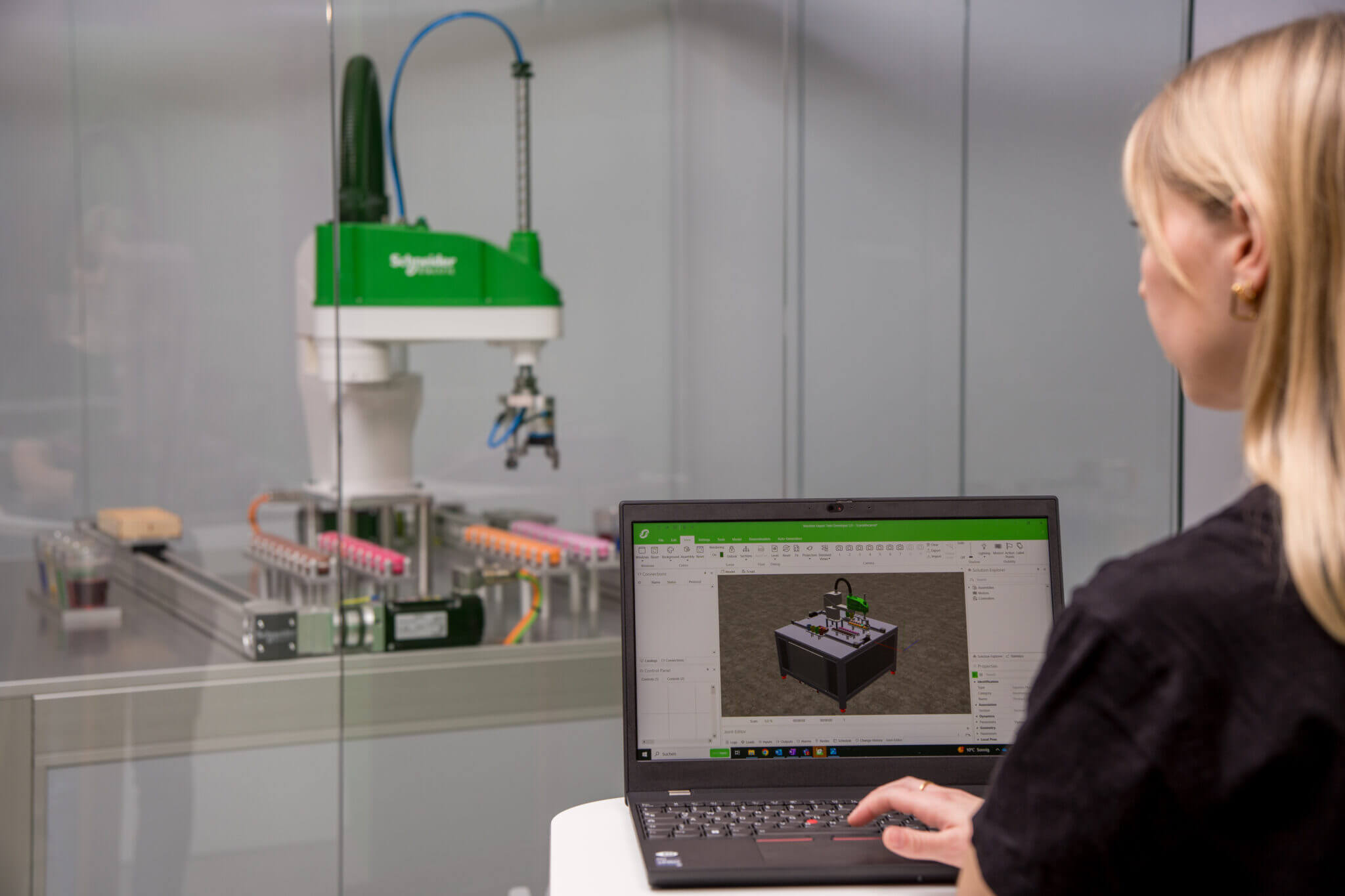 Lexium Scara: il robot Scara ultra compatto e ad alta velocità di ...